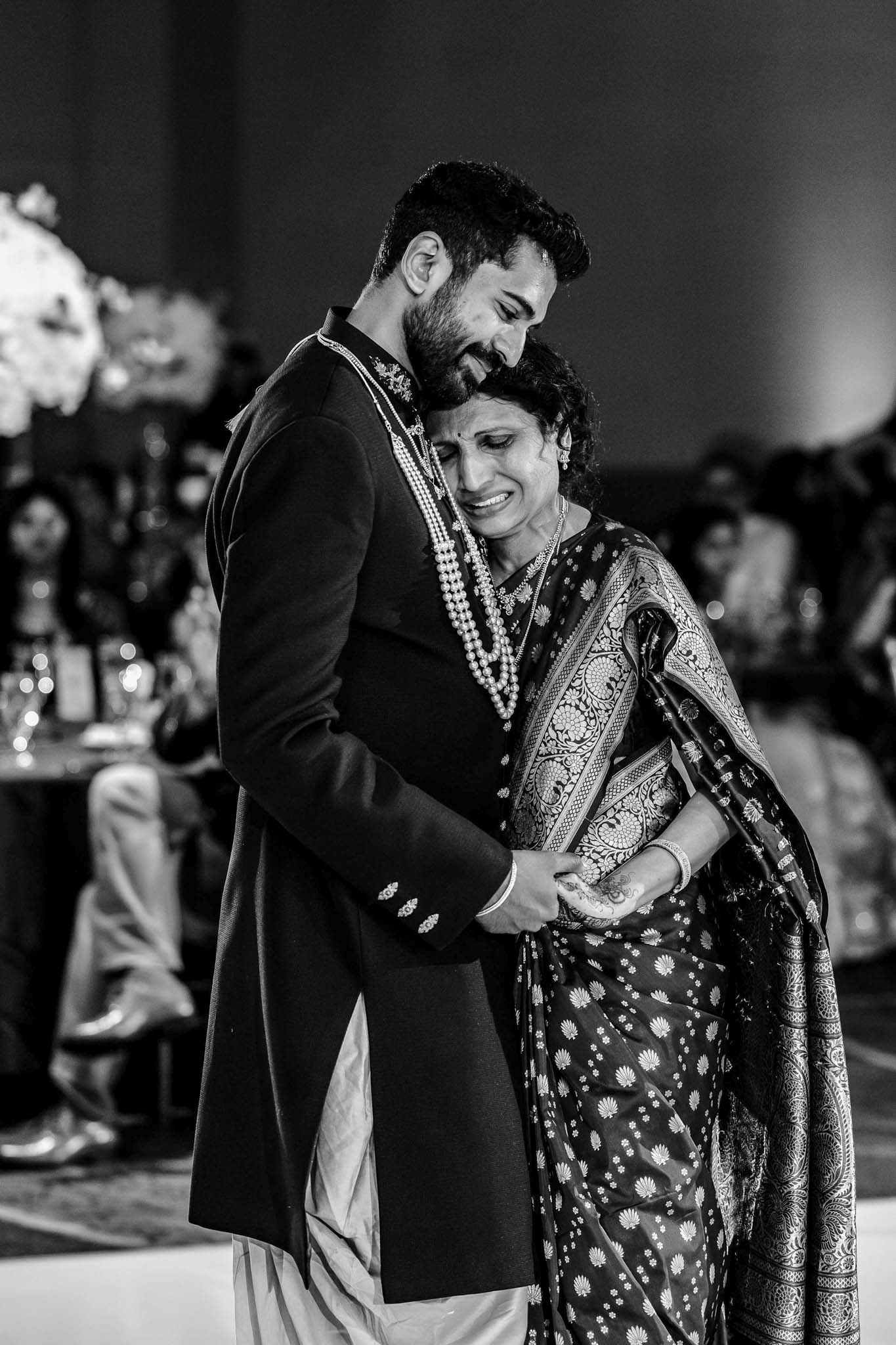 RENAISSANCE SCHAUMBURG WEDDING/ Creative Captures Photography